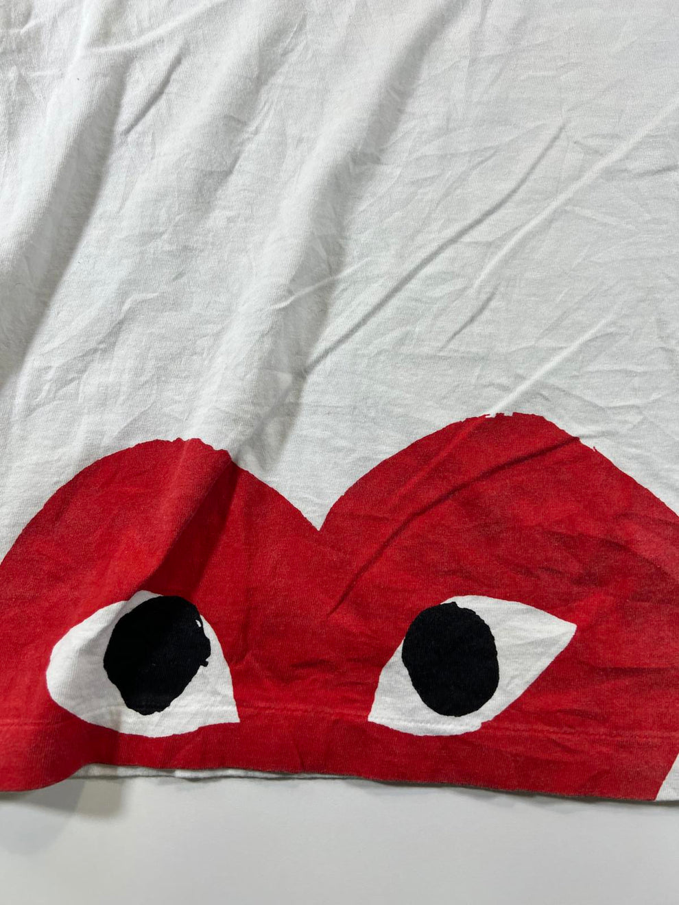 Comme des Garçons PLAY White T-Shirt with Red Heart Logo M – Streetcvlture