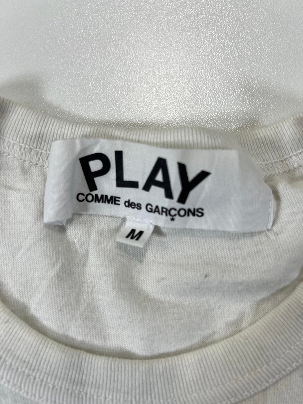 Comme des Garçons PLAY White T-Shirt with Red Heart Logo M – Streetcvlture